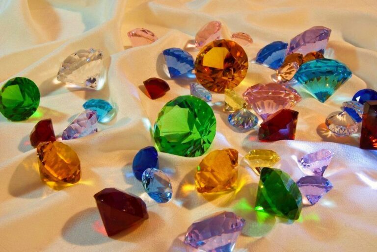 What you need to know about natural colored diamonds?